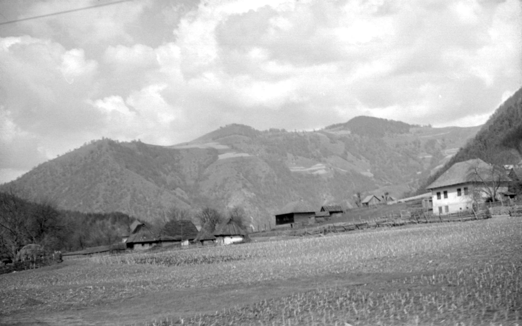 Așezare, Valea Arieșului – vedere de ansamblu - Arhiva UAR