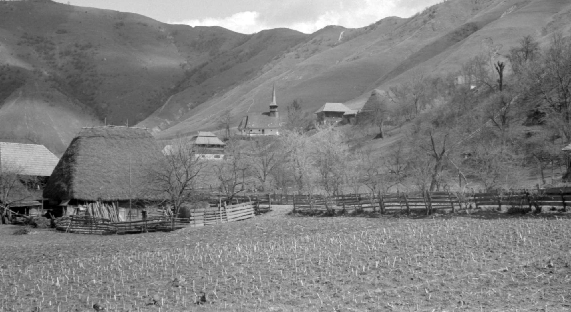 Așezare, Valea Arieșului – vedere de ansamblu - Arhiva UAR